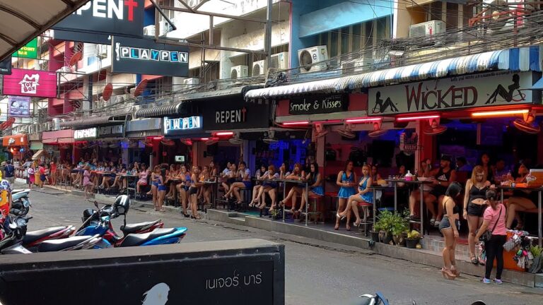 Discover Pattaya’s soi 6 – Thailand Inner Circle